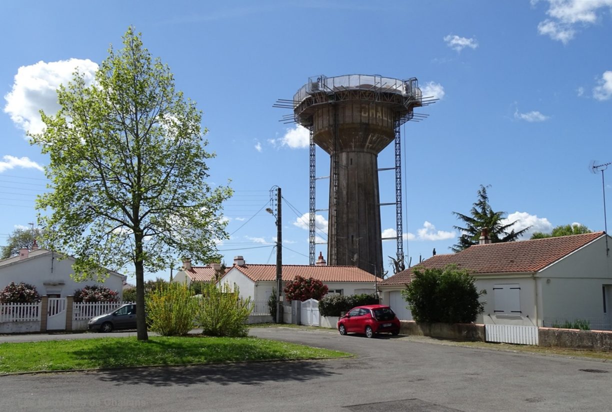 Challans – Démolition du château d’eau, « orgueil de la cité » en 1937 ...